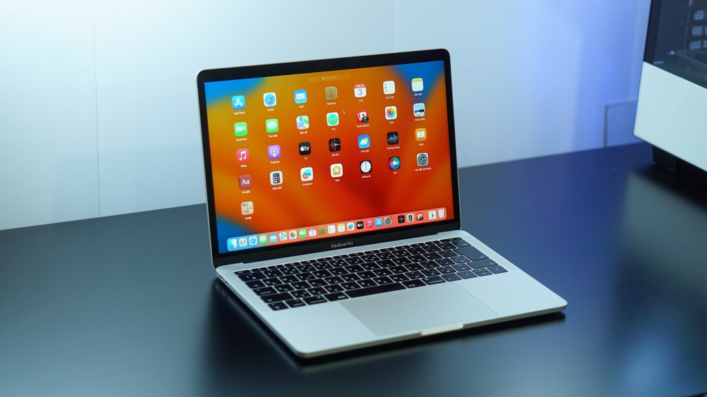 Macbook Pro 2017 i5 8GB 256GB